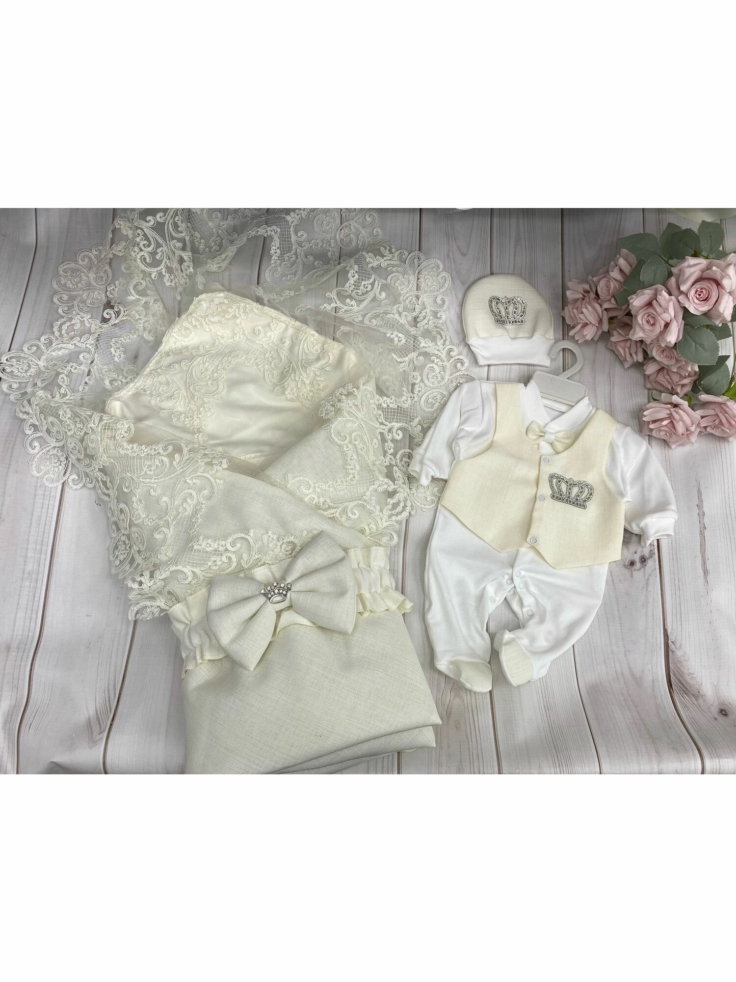 Конверт для Новорожденных на выписку в роддом нарядный из льна для мальчика крем