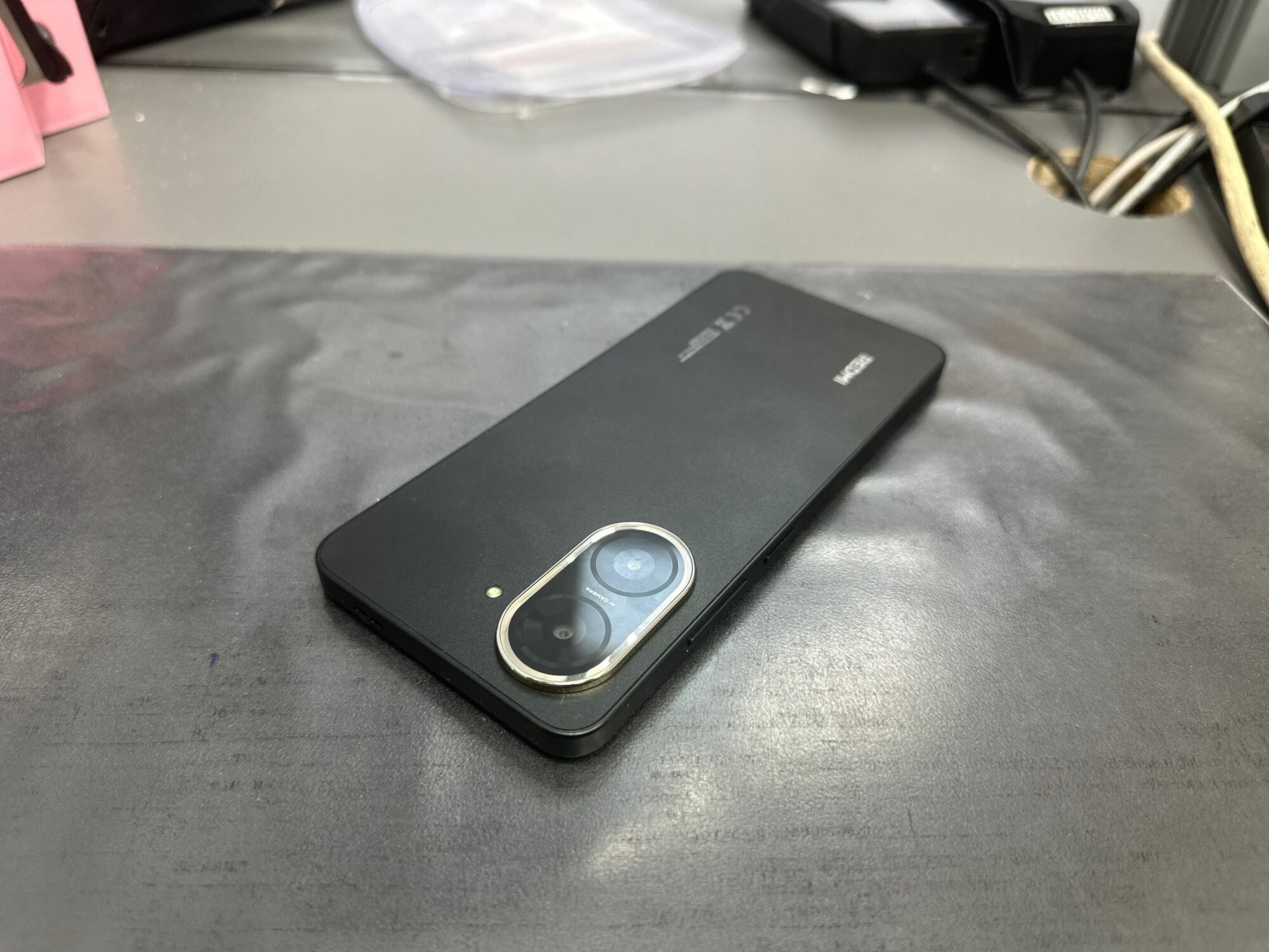 Смартфон Xiaomi Redmi 5A 4/128 ГБ Global, 2 nano SIM, чёрный, (Б/У), уценка