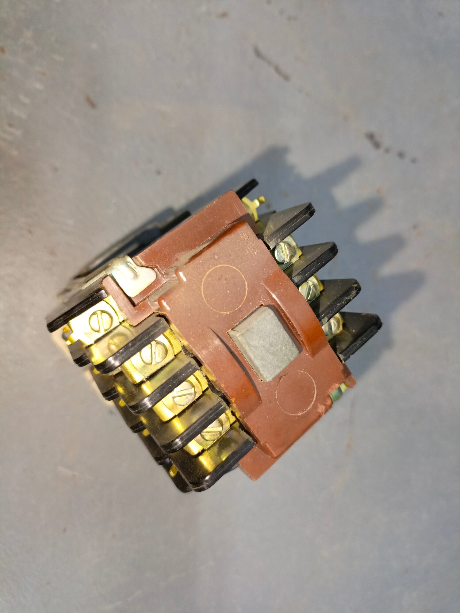 РПК1-031У4 Реле промежуточное, 16A, 660V, Катушка: 220V 50HZ.