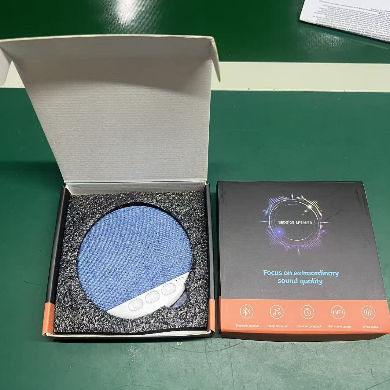 Прикроватная колонка с верхним и нижним звуковыми дисками, Bluetooth-колонка, белый шум для сна с таймером, ультратонкая, международный производитель.