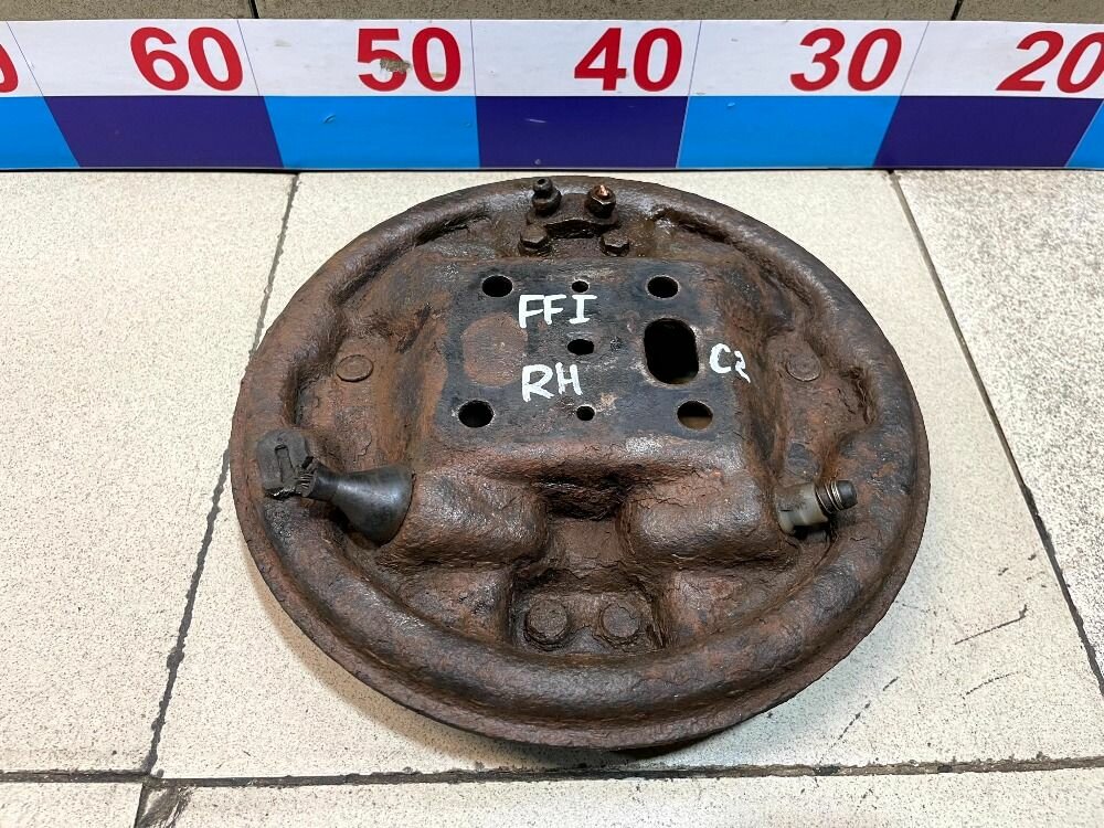 Щит опорный задний правый Ford Focus I YS4Z2211CA