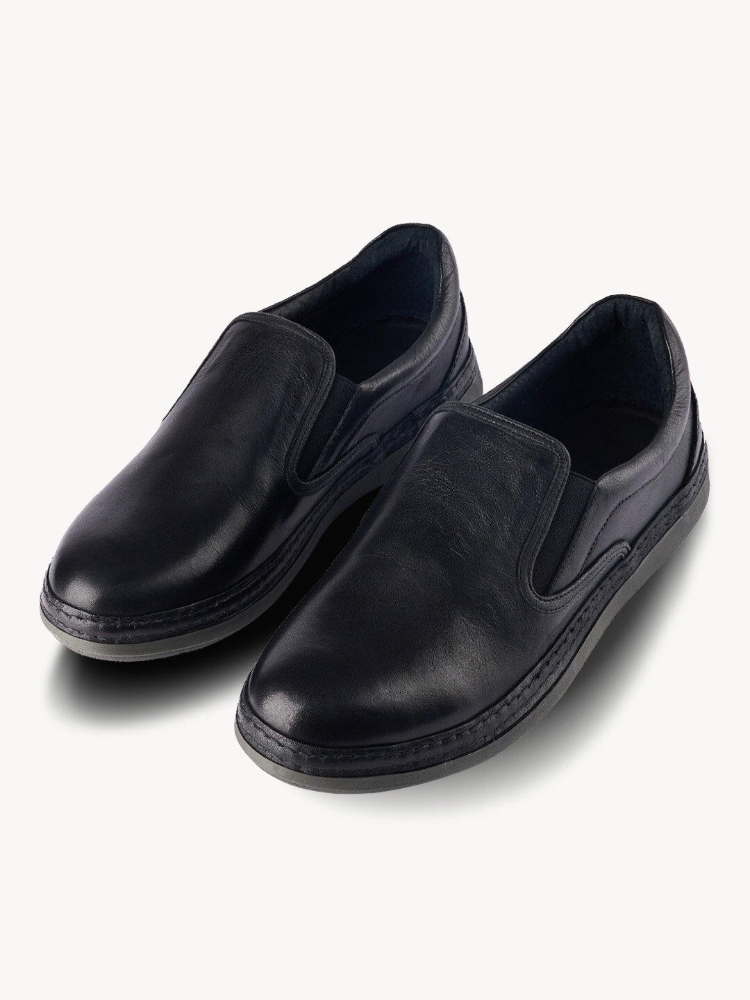 Слипоны кожаные прошитые на резинках