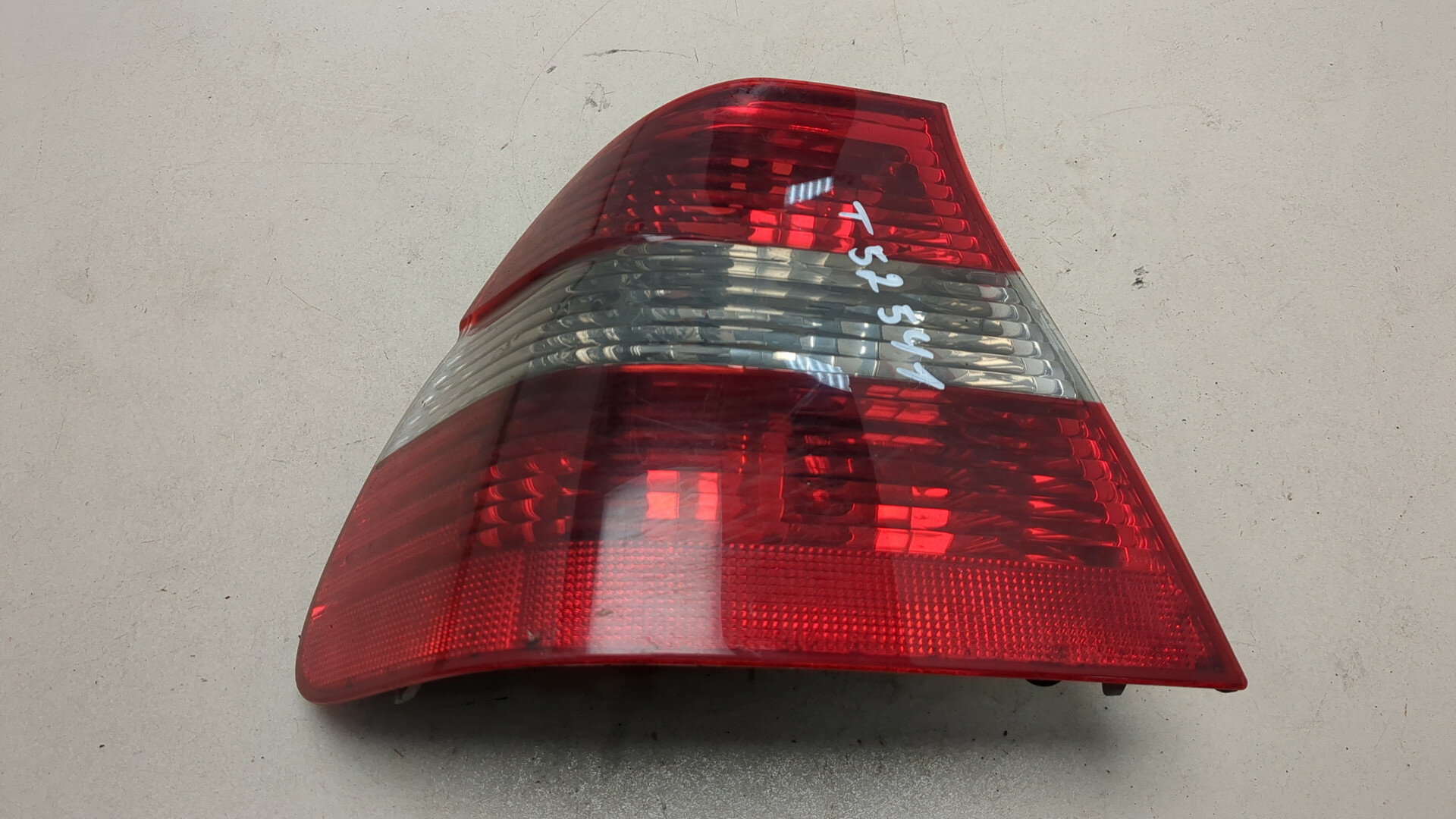 Фонарь (задний) левый BMW 3 E46 Б/У