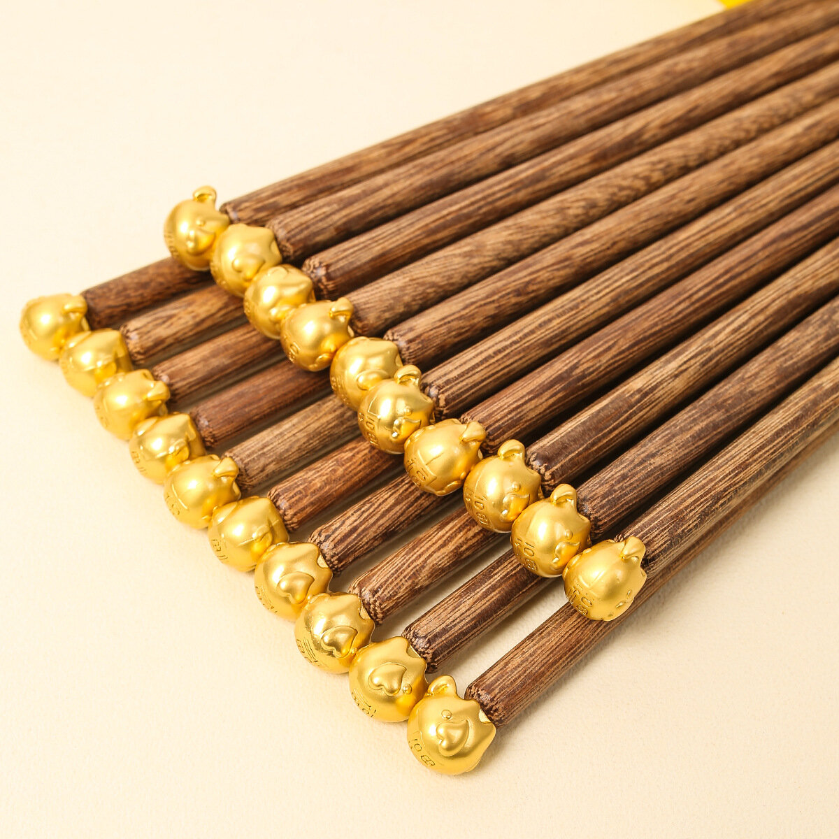 Деревянные палочки для еды из куриных крыльев, домашние, из массива дерева, нескользящие, без покраски, без воска, посуда, красные сандаловые палочки, оптовая продажа уличных торговцев, с гравировкой логотипа