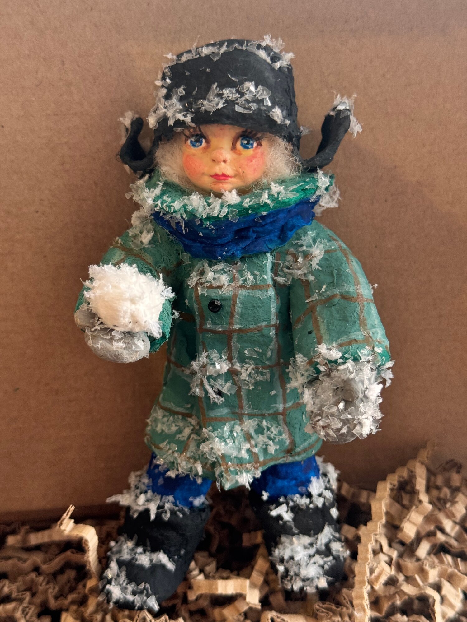 Ватная игрушка «Сашка» ручная работа , окрашена красками на водной основе , хороший подарок по любому поводу и эксклюзивное интерьерное украшение для елочки ,