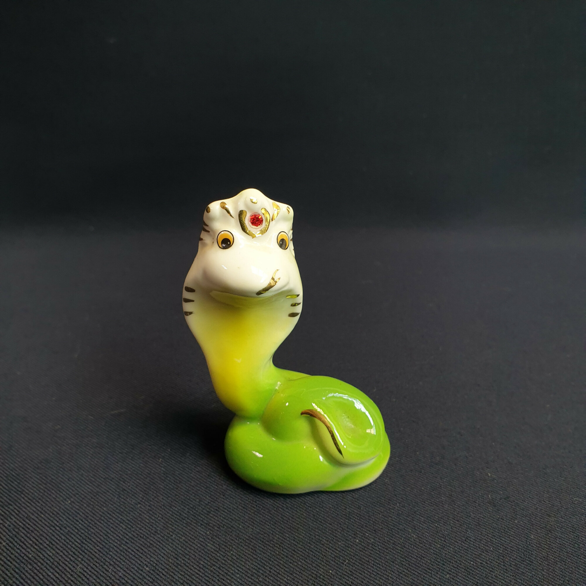 Статуэтка Змея, фарфор, роспись. Винтаж.