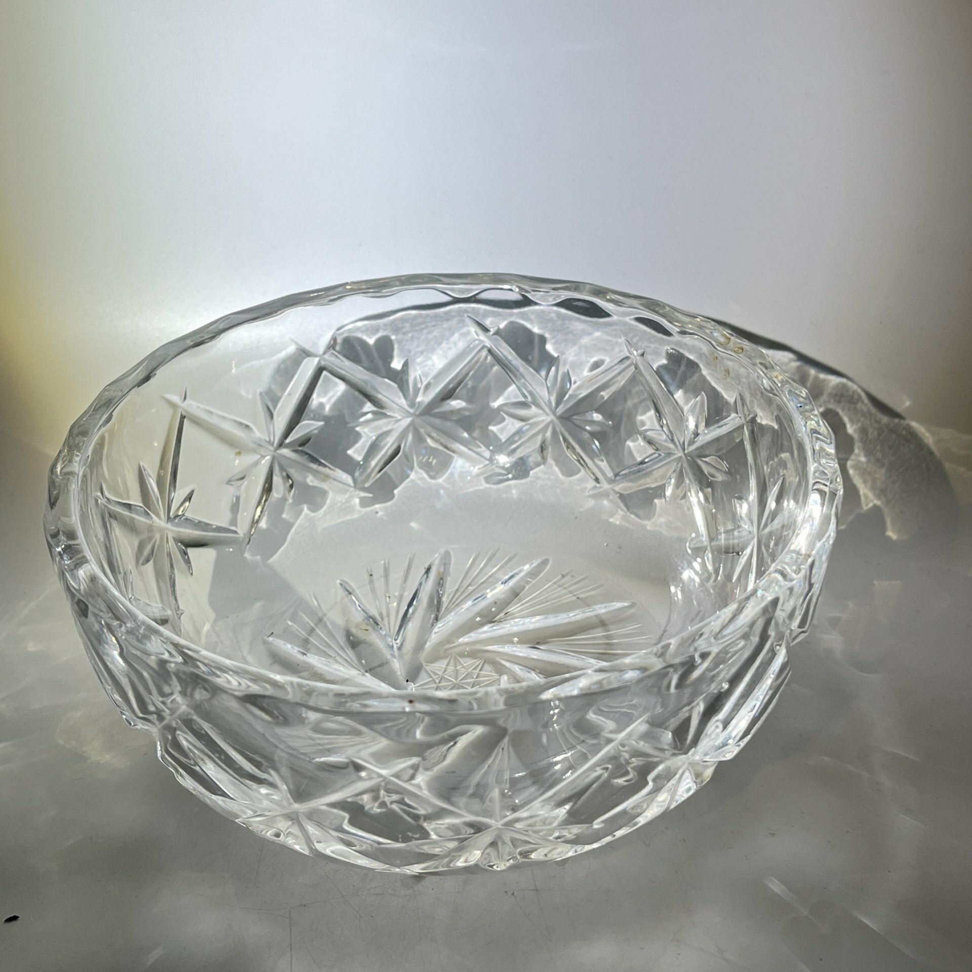 Салатник/конфетница круглой формы с геометрическим декором, хрусталь, пресс