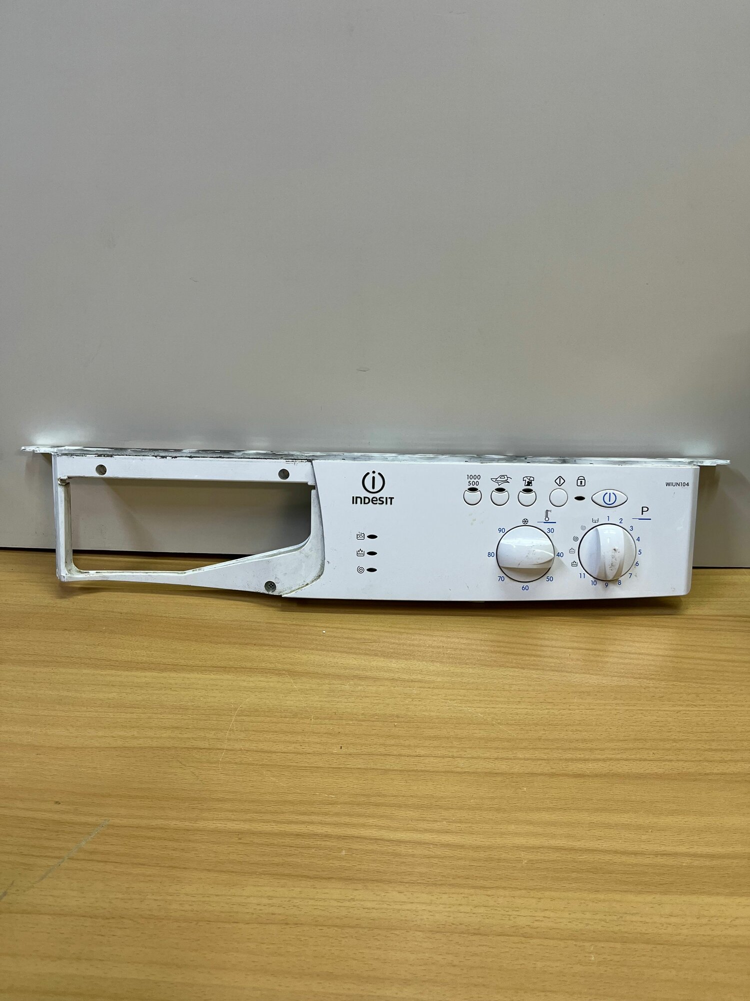 Передняя крышка панель управления 148036320 для стиральной машины Indesit WIUN104