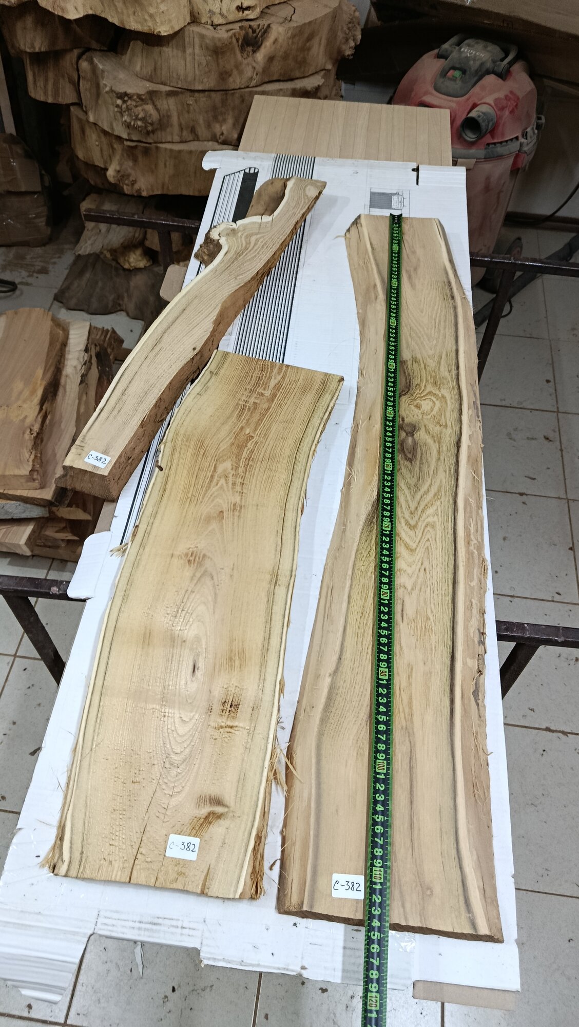 Слэб из акации, комплект из 3-х штук 112х20х4 см ,73х20х3,5 см,80х10х4 см(С382) высушенный фрезерован, не шлифован