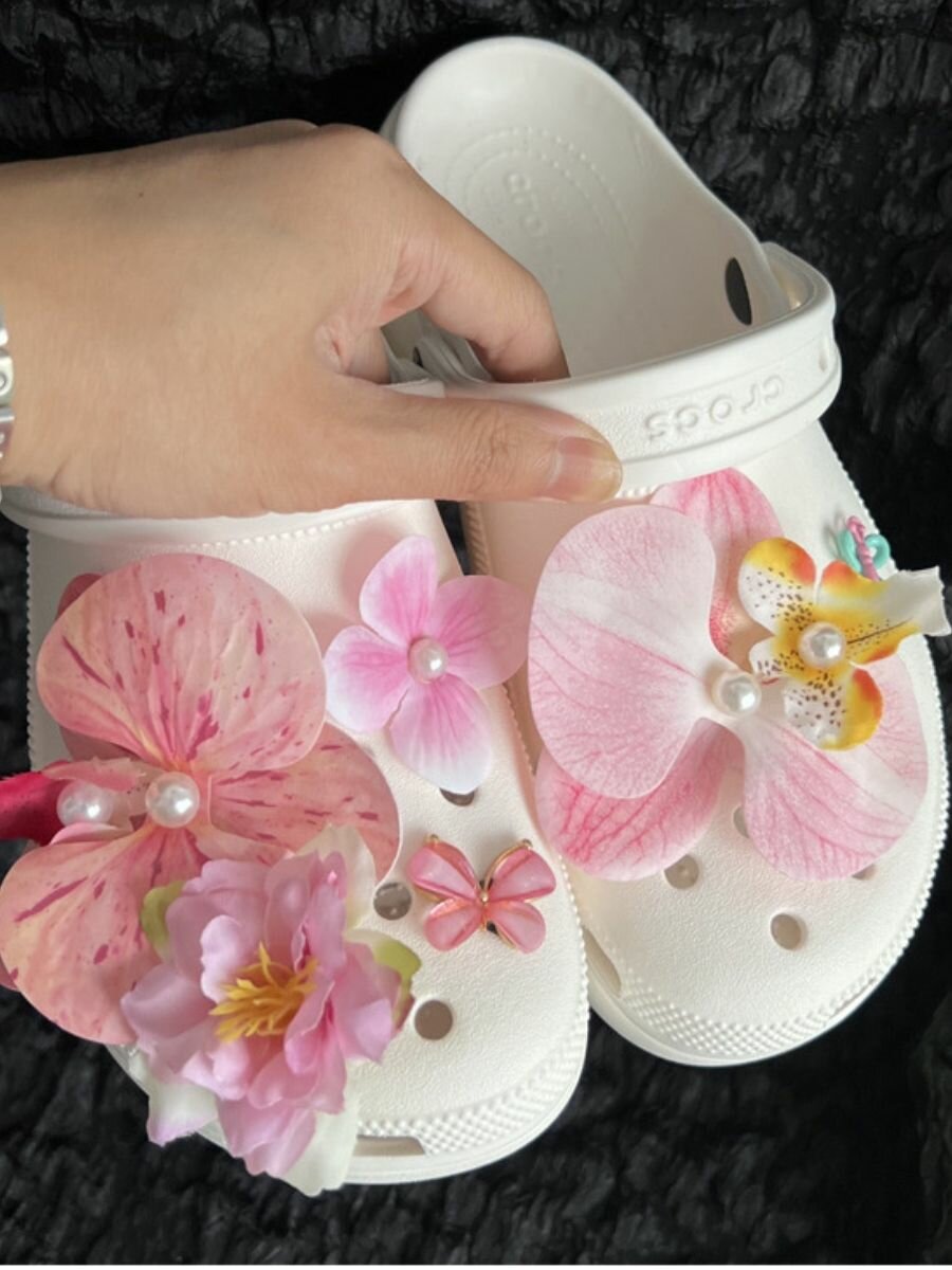 Джиббитсы на Crocs цветы объемные