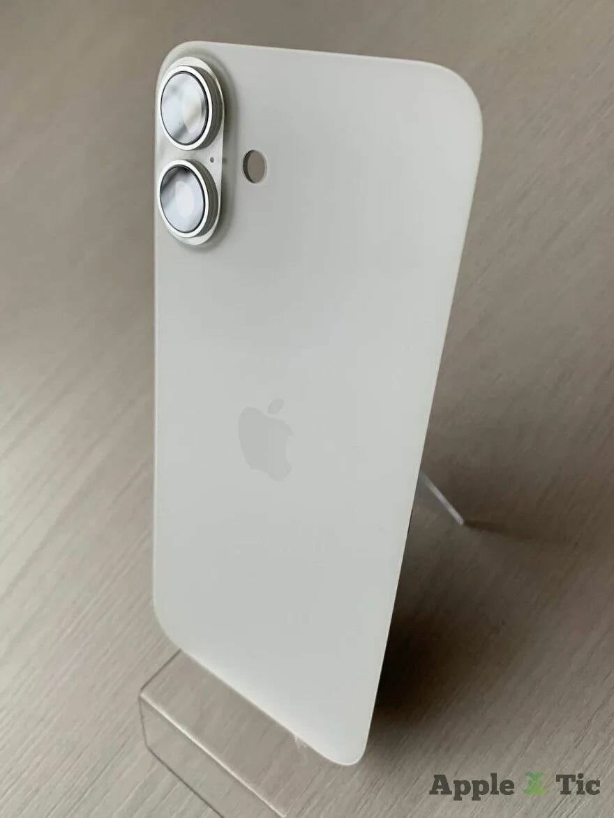 Задняя крышка iPhone 16 Plus в сборе с окошками камеры (White ) белая