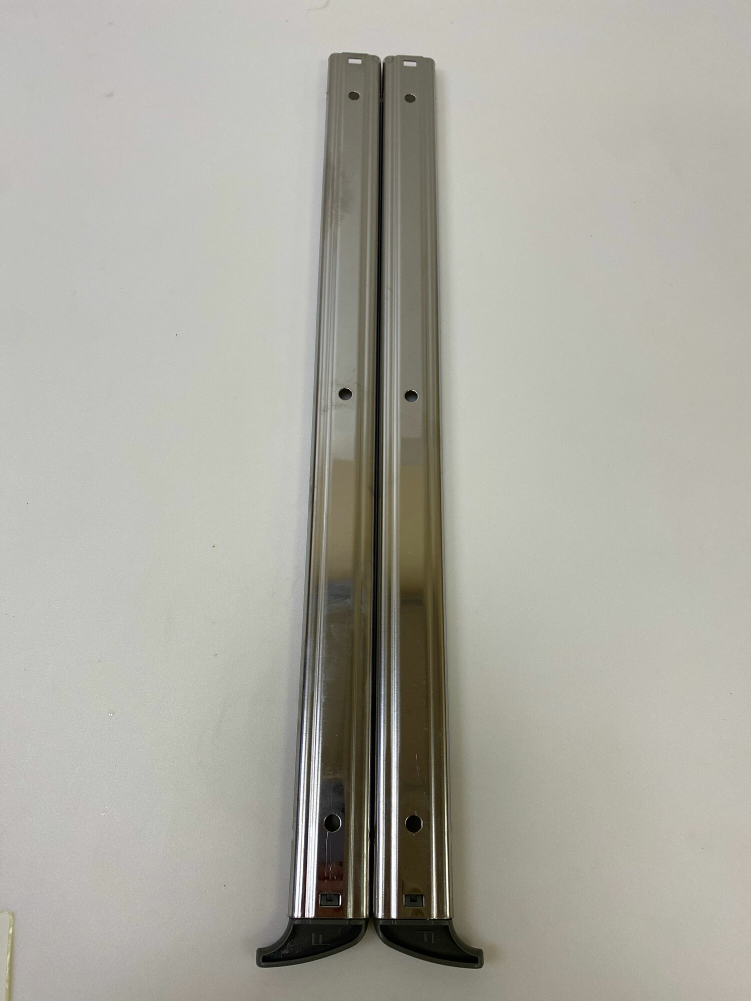 Направляющая низ. корзины, для ПММ Hansa ZIM426EBO
