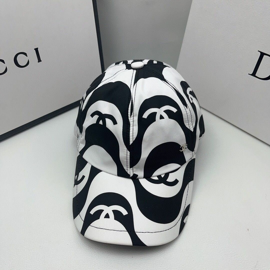 Бейсболка Chanel кепка