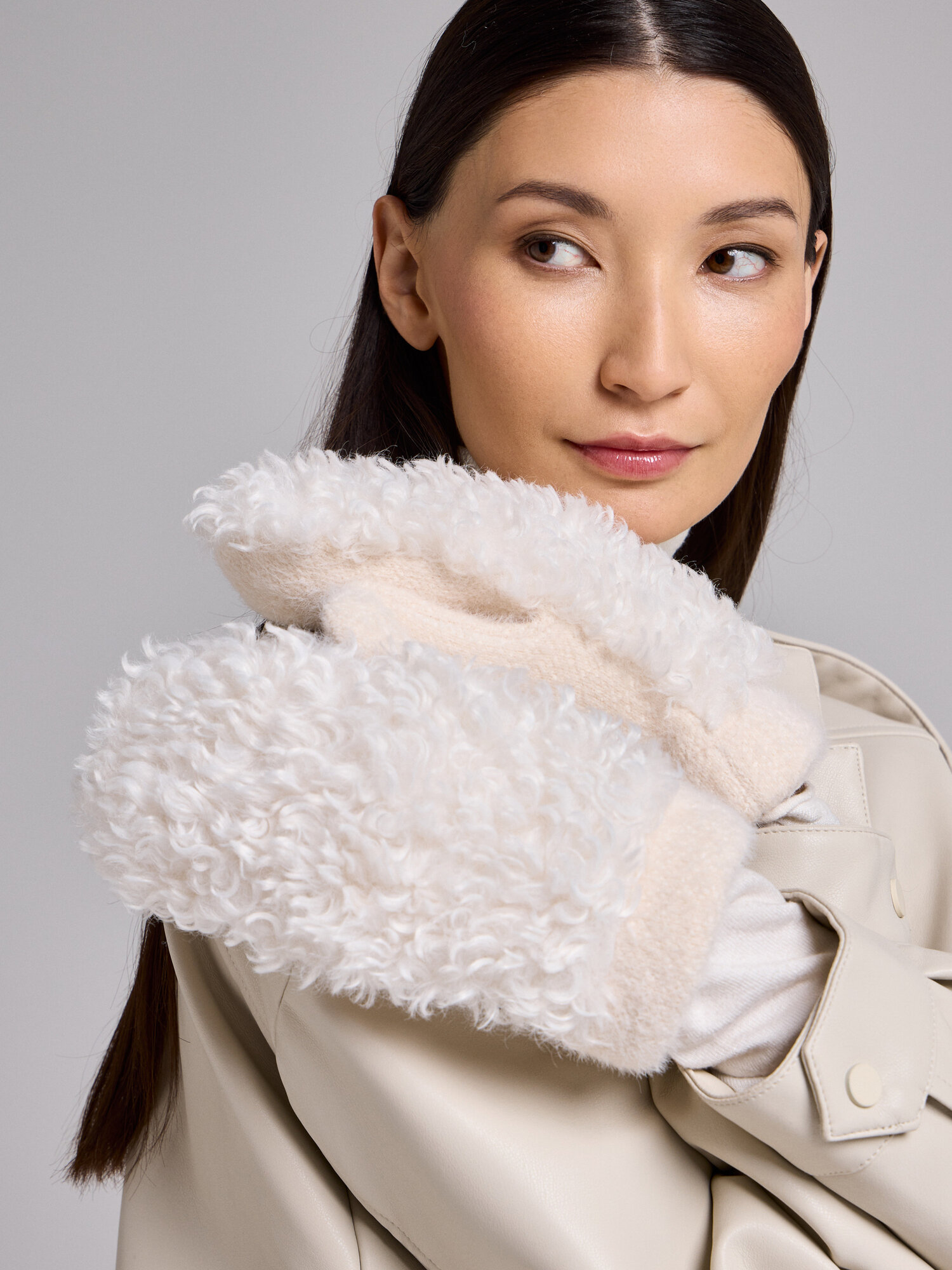 Варежки для женщин