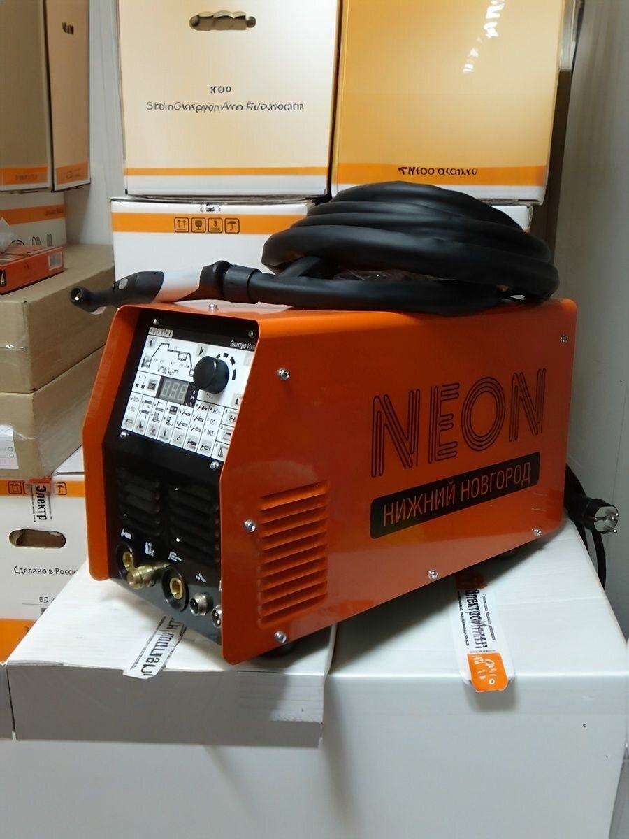 Сварочный аппарат NEON ВД-201АД (AC/DC, 220, горелка)