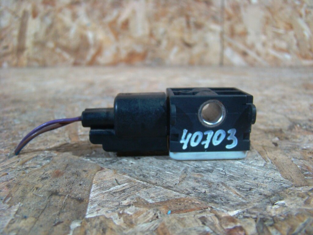 Freelander 2 Датчик AIR BAG боковой YDB500400