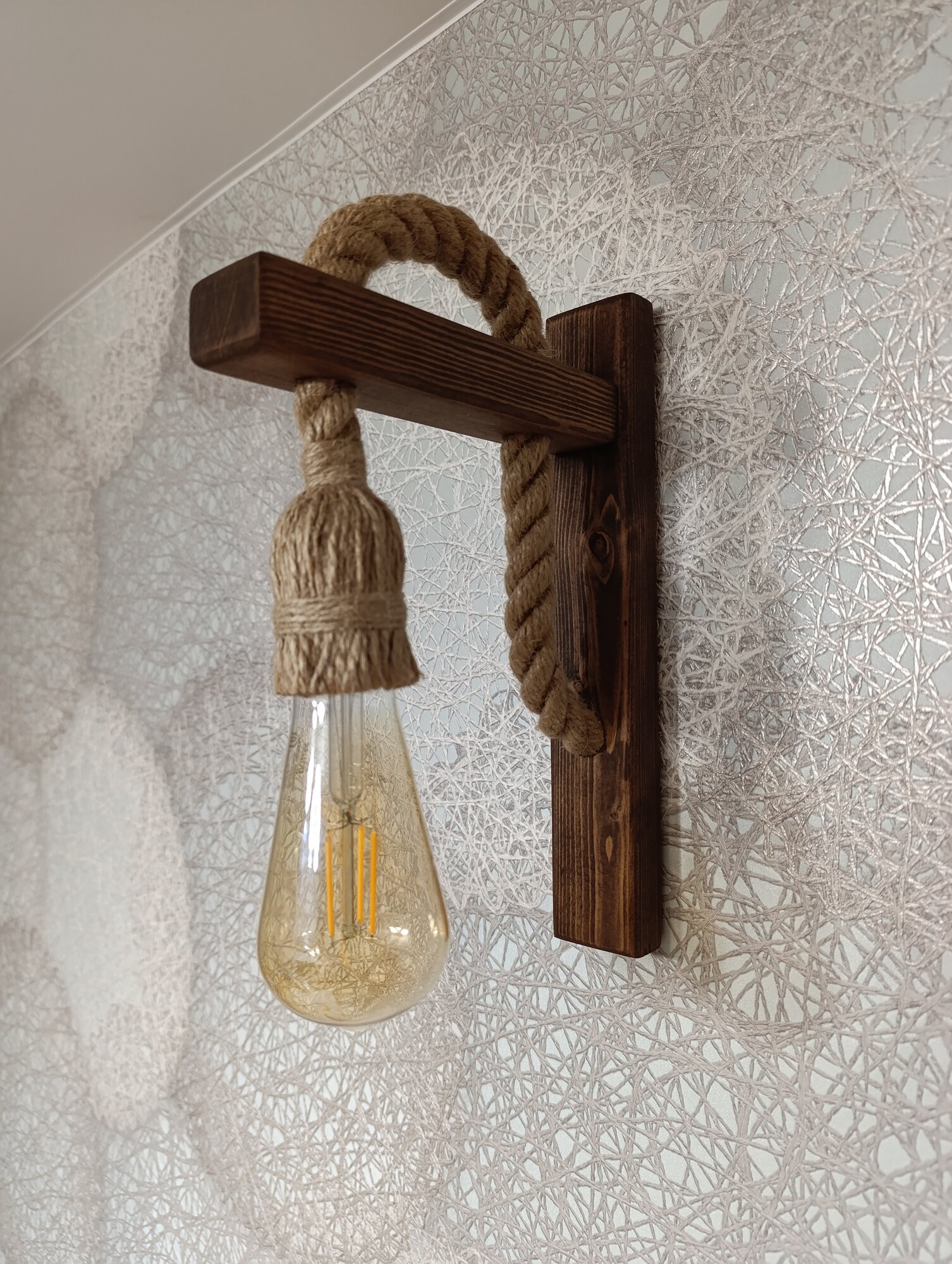 Настенный деревянный светильник в стиле Лофт ( Цвет - Венге )