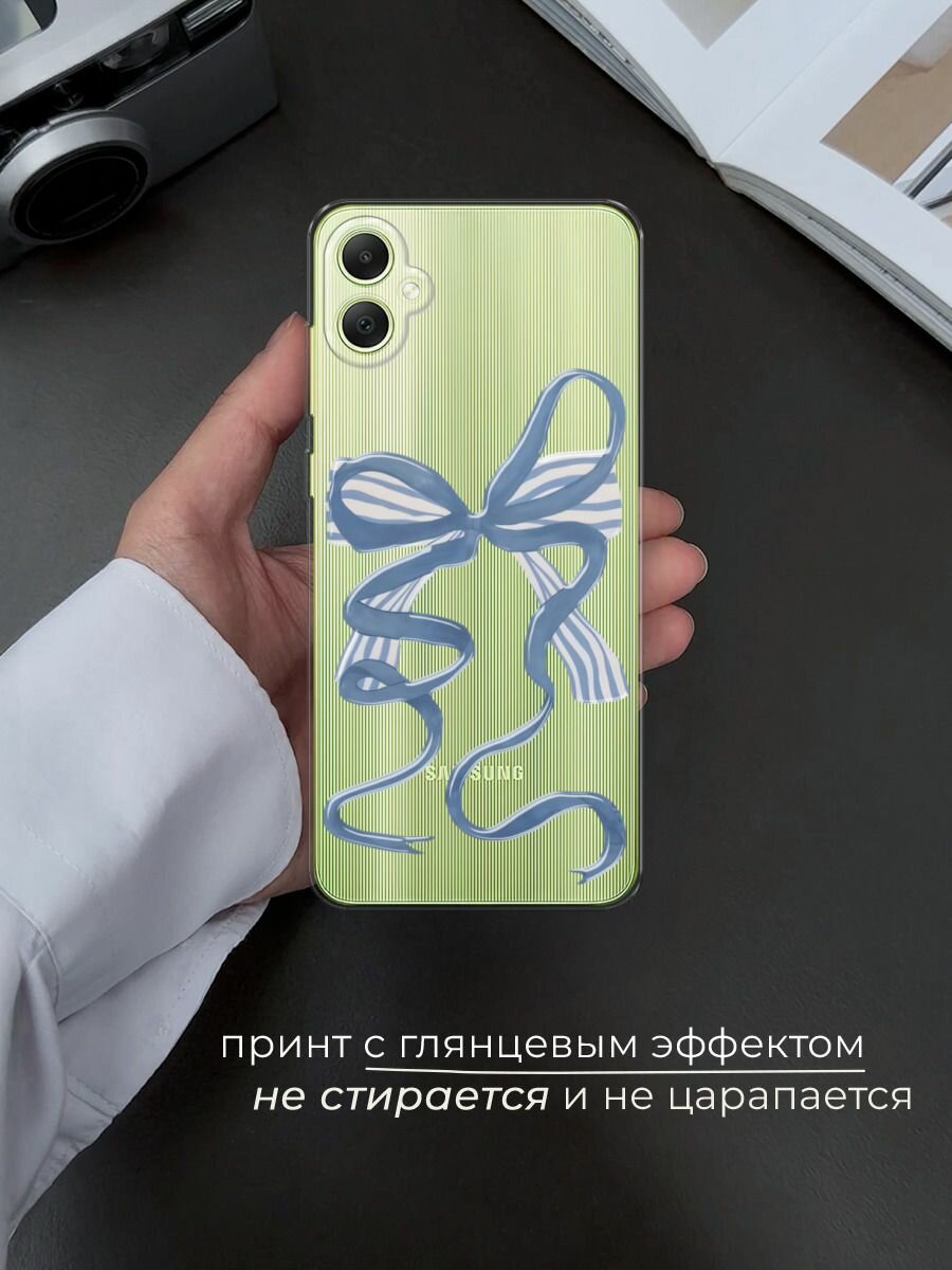 Чехол на Samsung Galaxy A05 / Самсунг Галакси A05 с принтом "Полосатый голубой бант 2" — фото 1