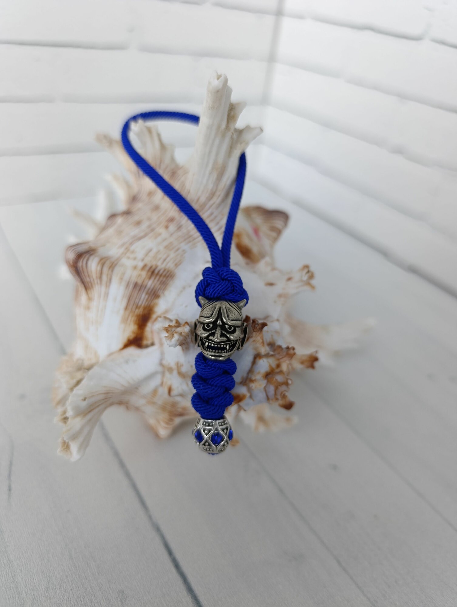 Темляк-брелок "Две Бусины", для ножей/топоров/ключей, ручной работы, синий/серебристый