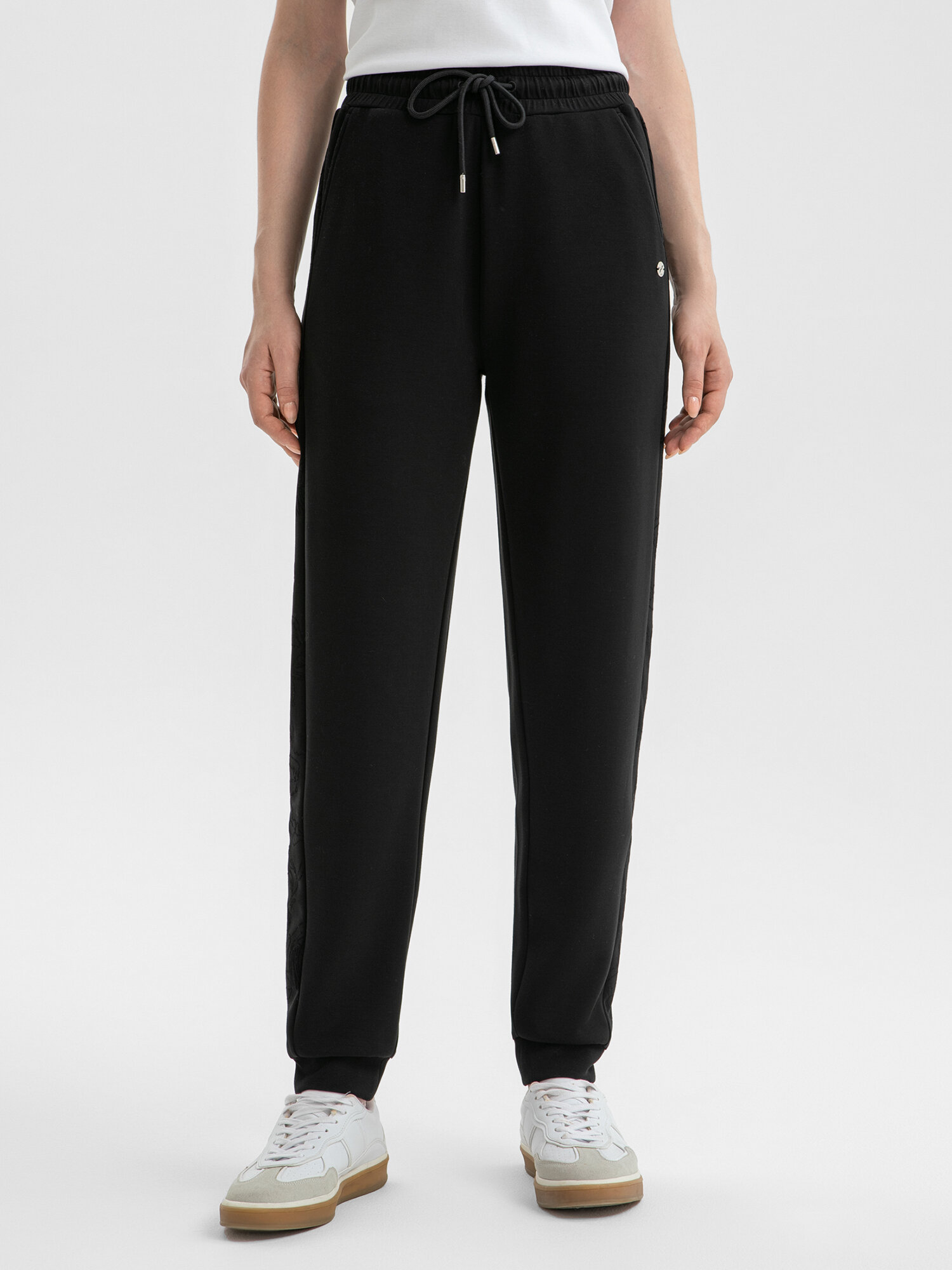 Брюки спортивные