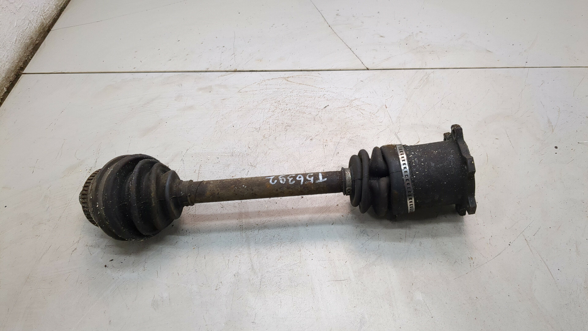 Полуось (вал, шрус) левая передняя Volkswagen Sharan Б/У