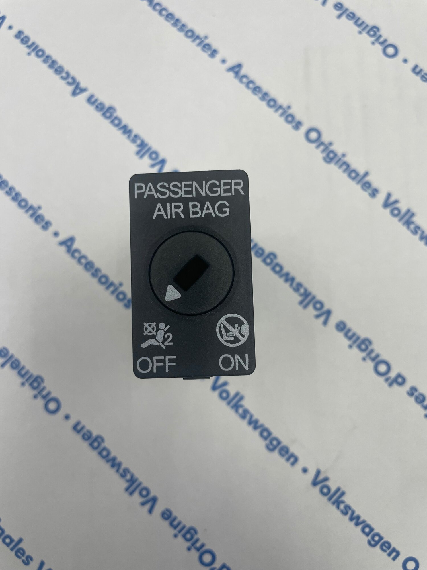 VAG 5Q0919237WGI Выключатель подушки безопасности переднего пассажира для VW PASSAT B8 (2014>)