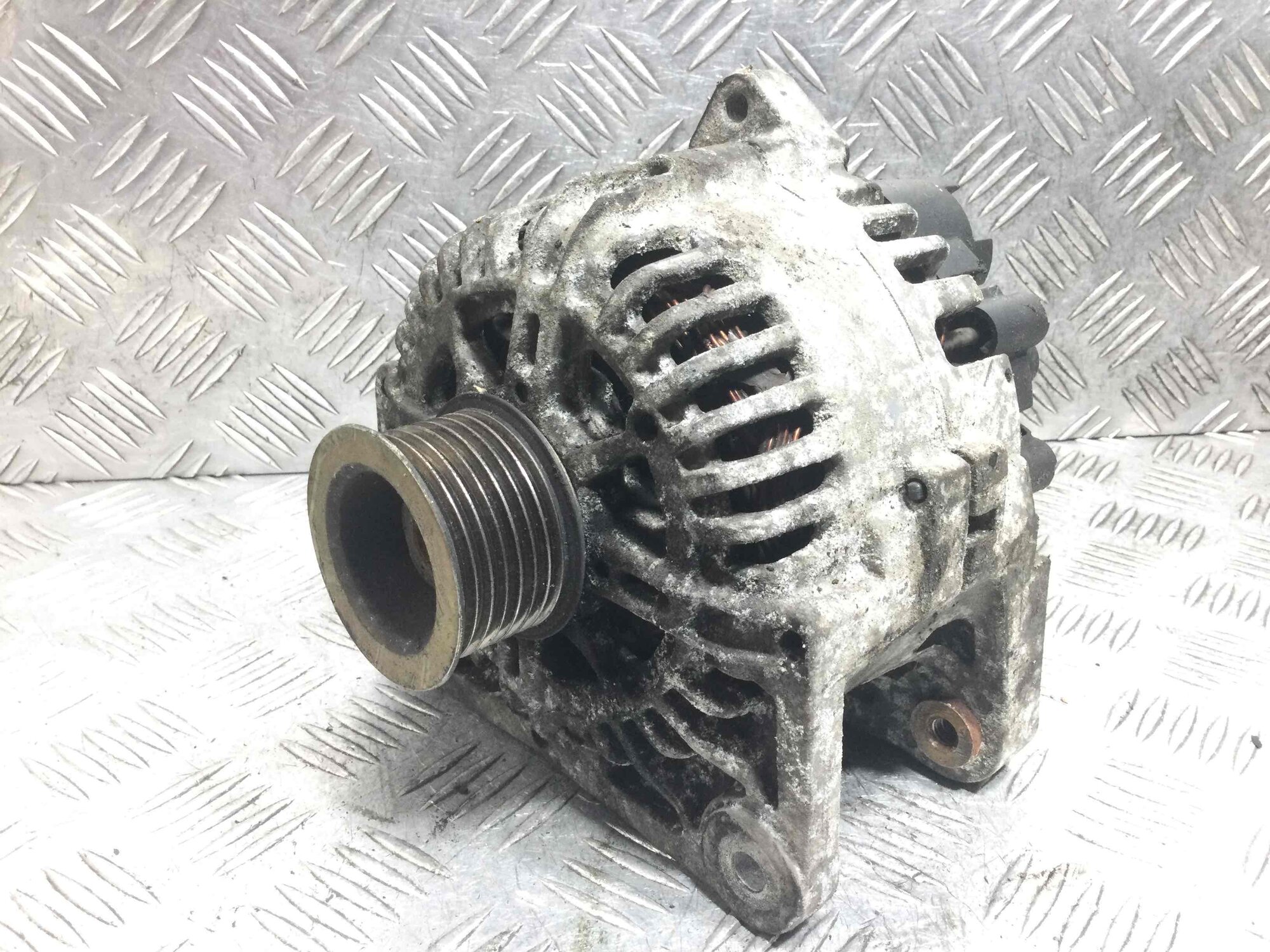 Б/У Генератор Renault Megane 2 поколение (2002-2006) 2005 г.