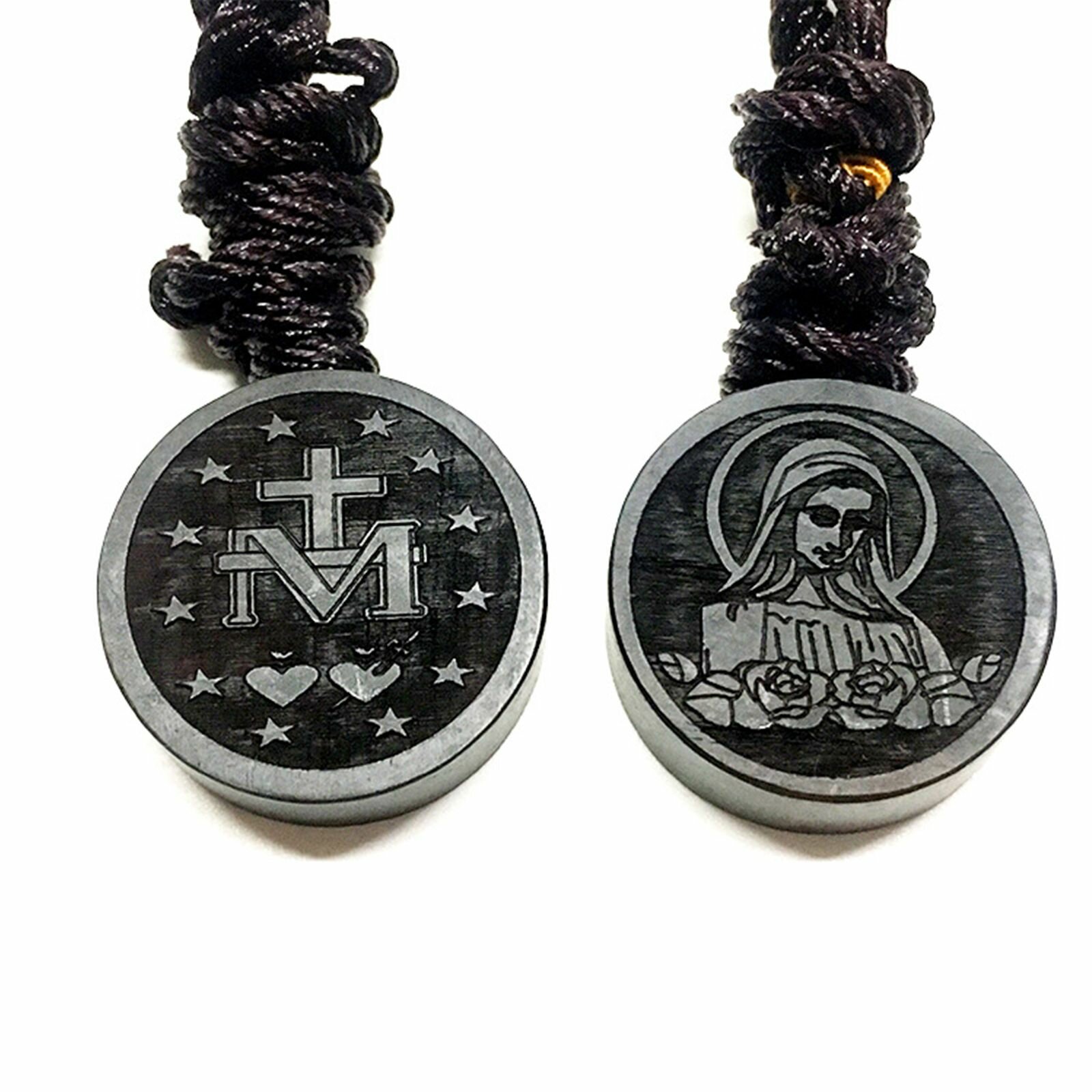 Резной медальон из эбенового дерева