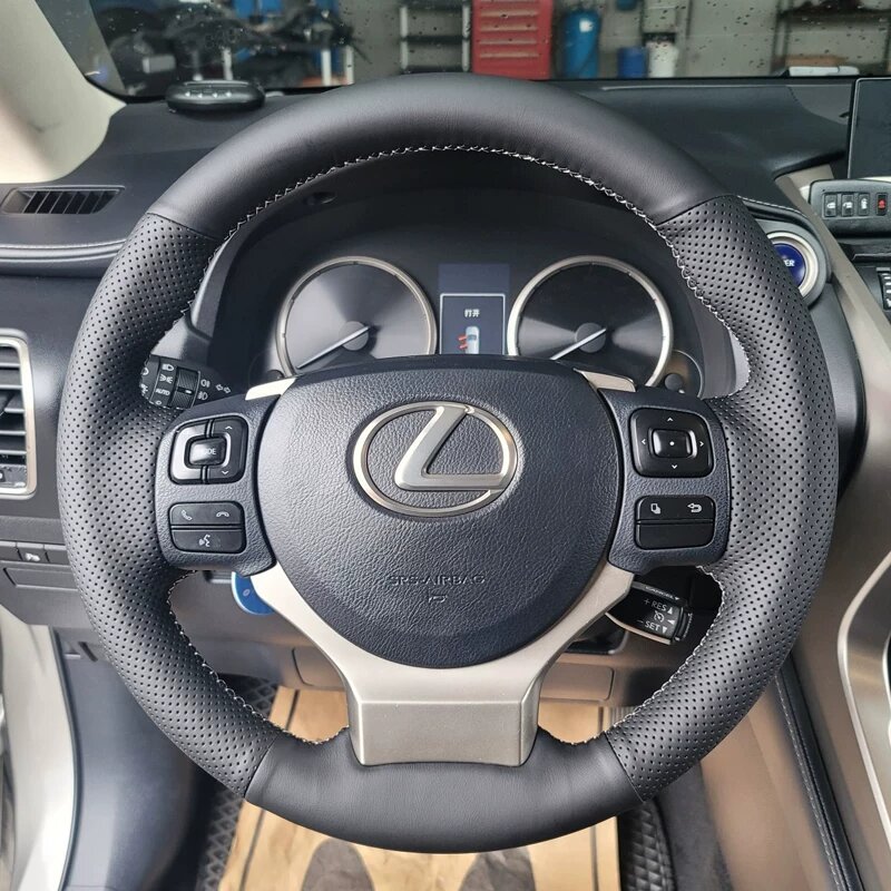 Лексус CT/NX200h 2011-2020 Натуральная кожа Наппа чёрный полное покрытие с отверстиями слева и справа для рулевого