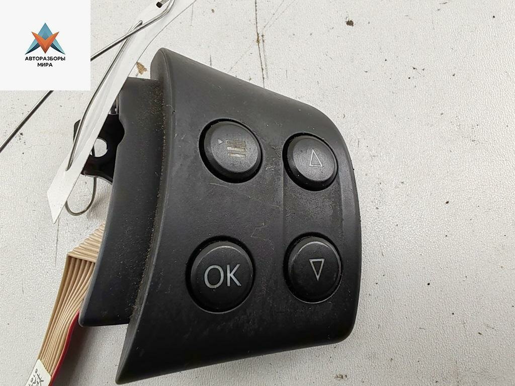 Кнопки управления на руле Volkswagen Passat B6 2008 1K0959538F