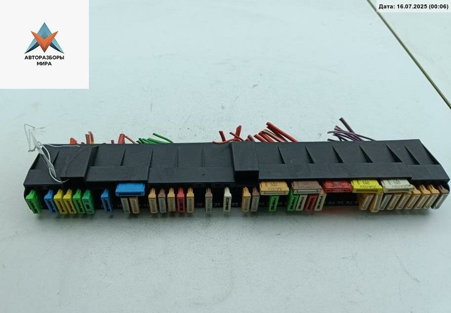Блок предохранителей BMW 5 E39 рест. 2001 8366570