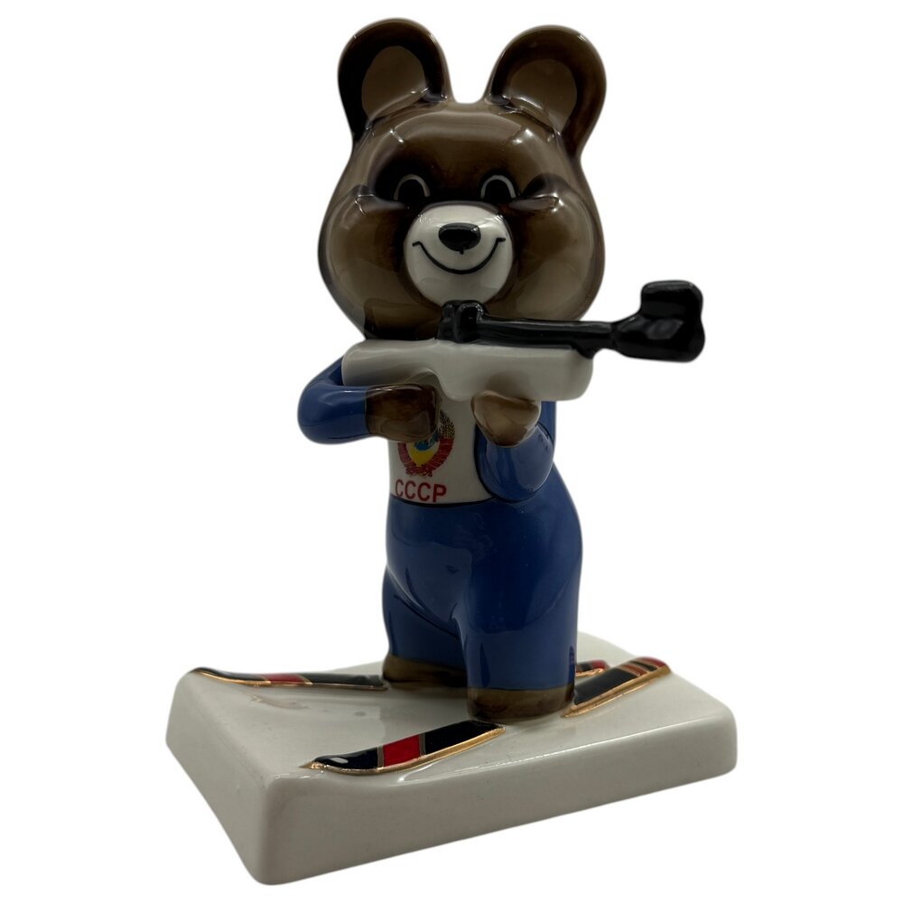 Фарфоровая статуэтка "Олимпийский Мишка - Биатлон СССР", 2022-2024 гг, Вербилки, Россия