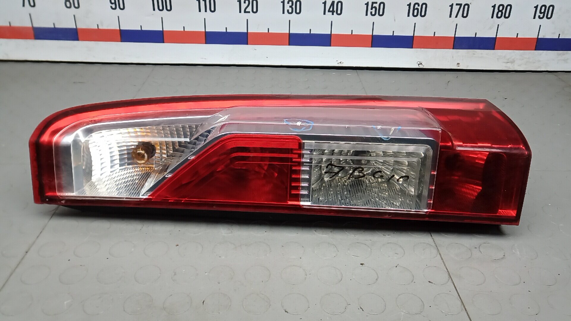 Фонарь задний правый RENAULT MASTER 3