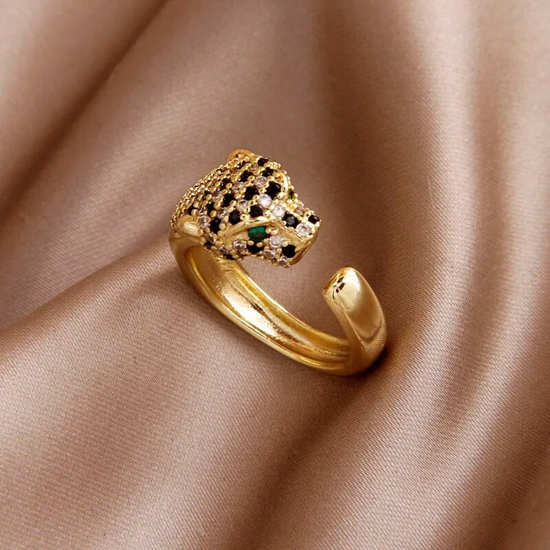 Кольцо, циркон