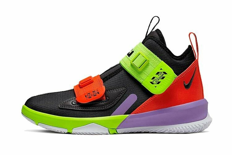 Кроссовки Zoom Soldier 13