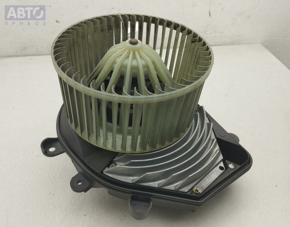 Двигатель отопителя (моторчик печки) Volkswagen Passat B5+ (GP)