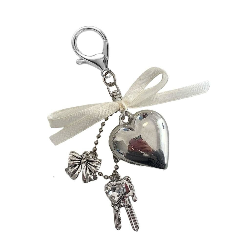 Брелок-сердце с бантом, 1
