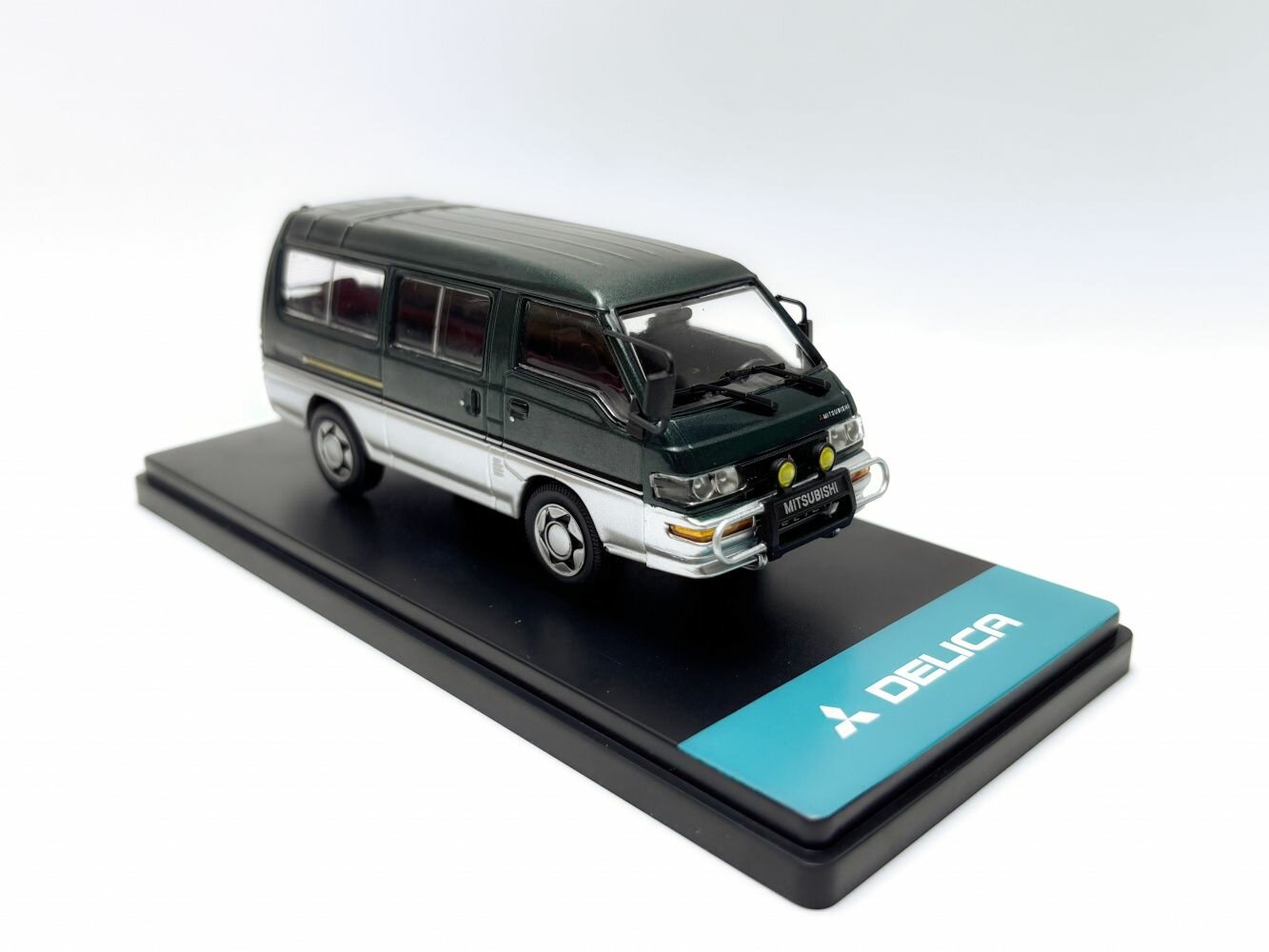 Sunyork 1/43 Mitsubishi Delica 4x4 1990-1999 Литая модель автомобиля