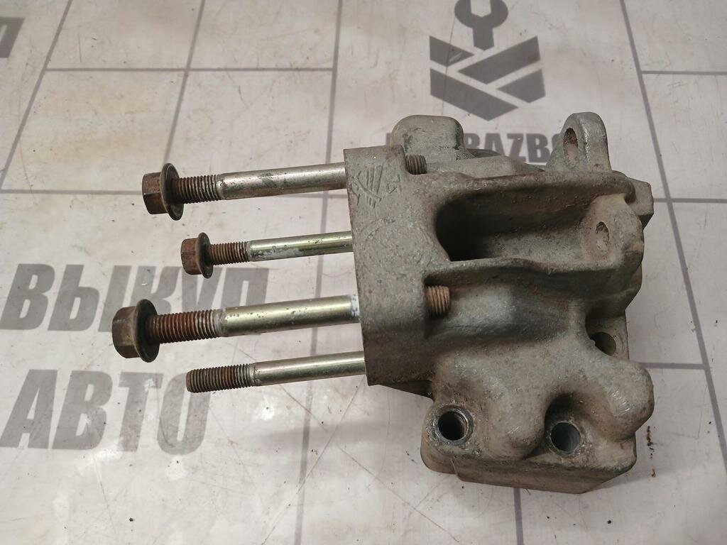 Кронштейн опоры двигателя Fiat Stilo 02-07