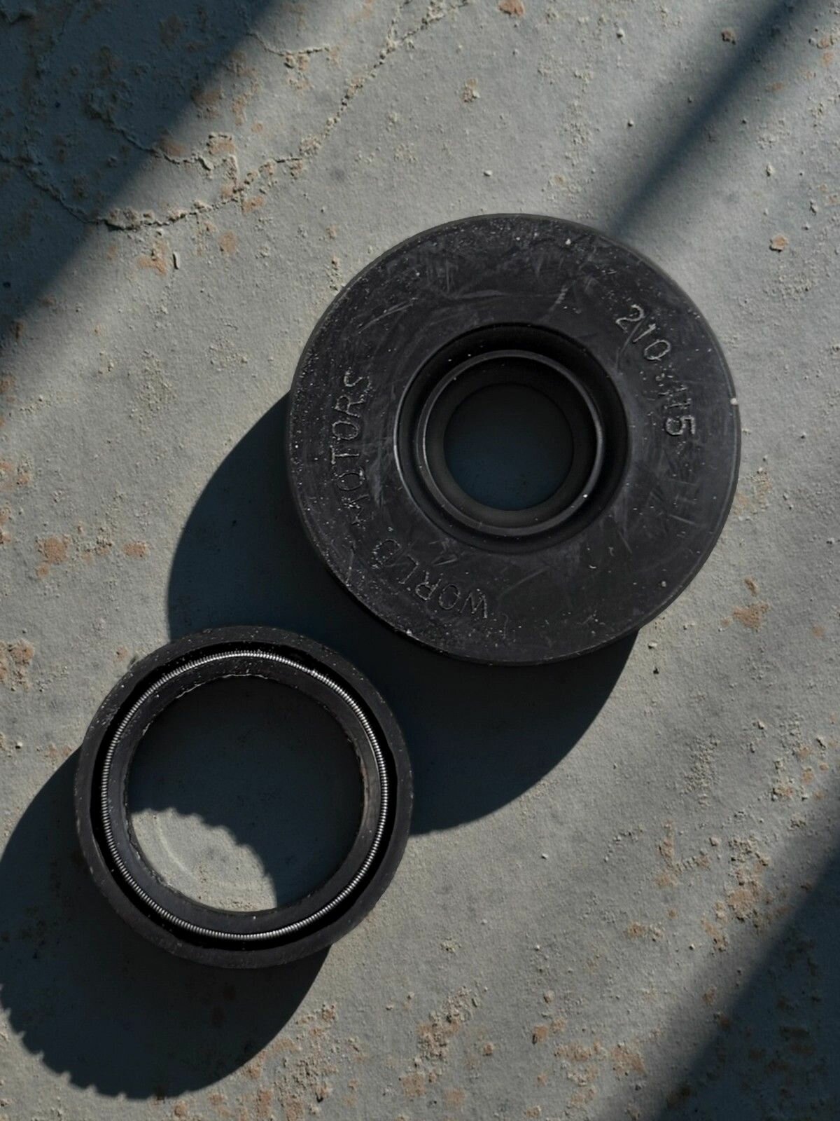 Сальники коленвала для бензопилы Урал