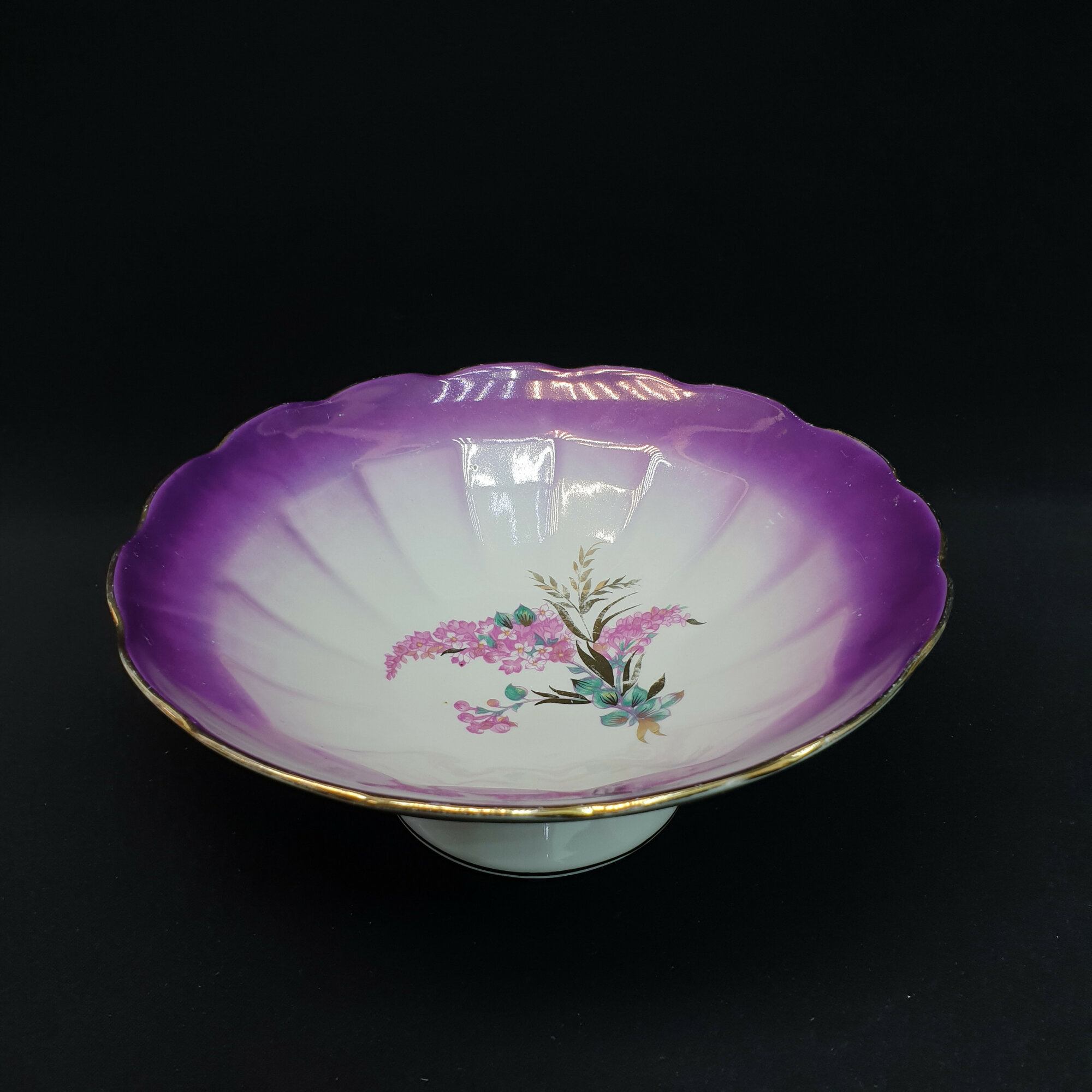 Винтажная ваза на ножке 750 мл, Коростень, фарфор, крытье, деколь, позолота, СССР.