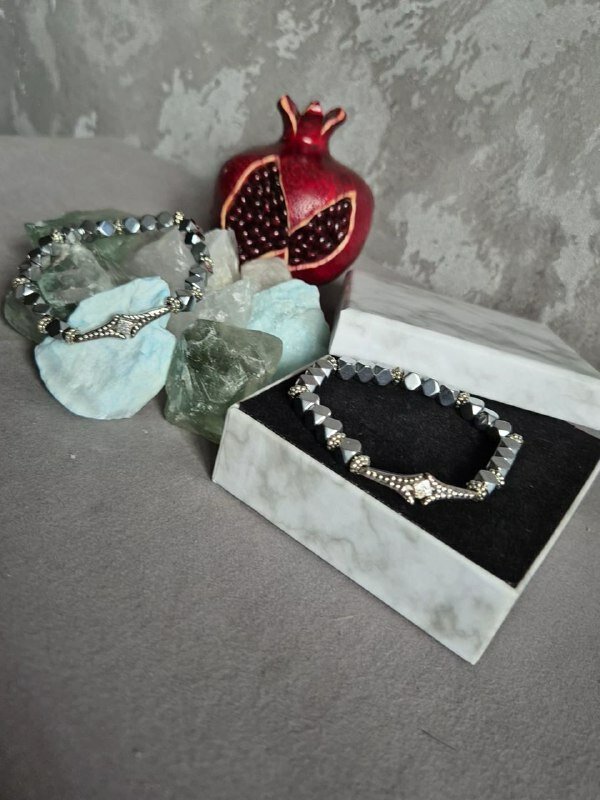 Эластичный браслет, гематит