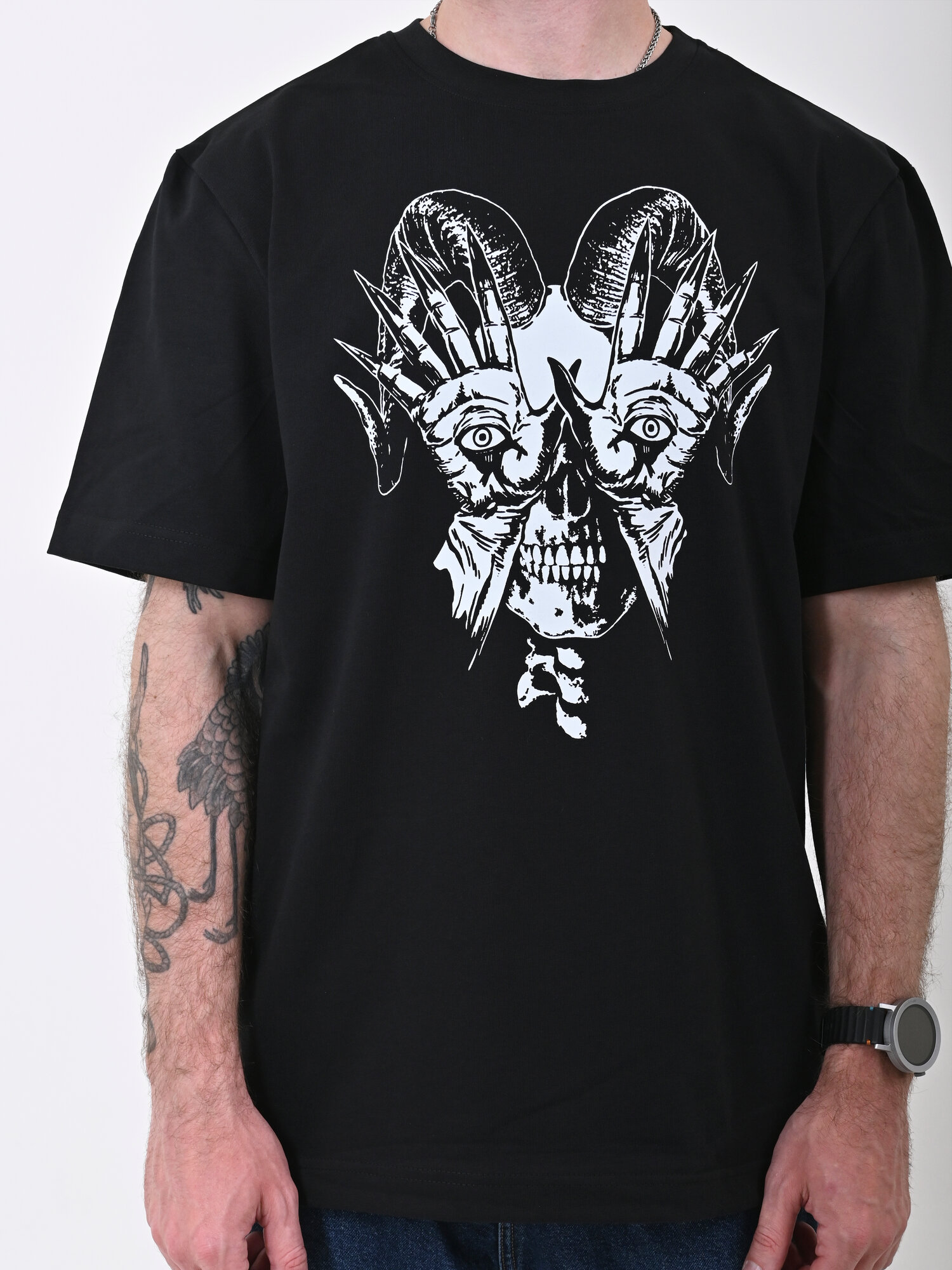 Футболка Skull hand
