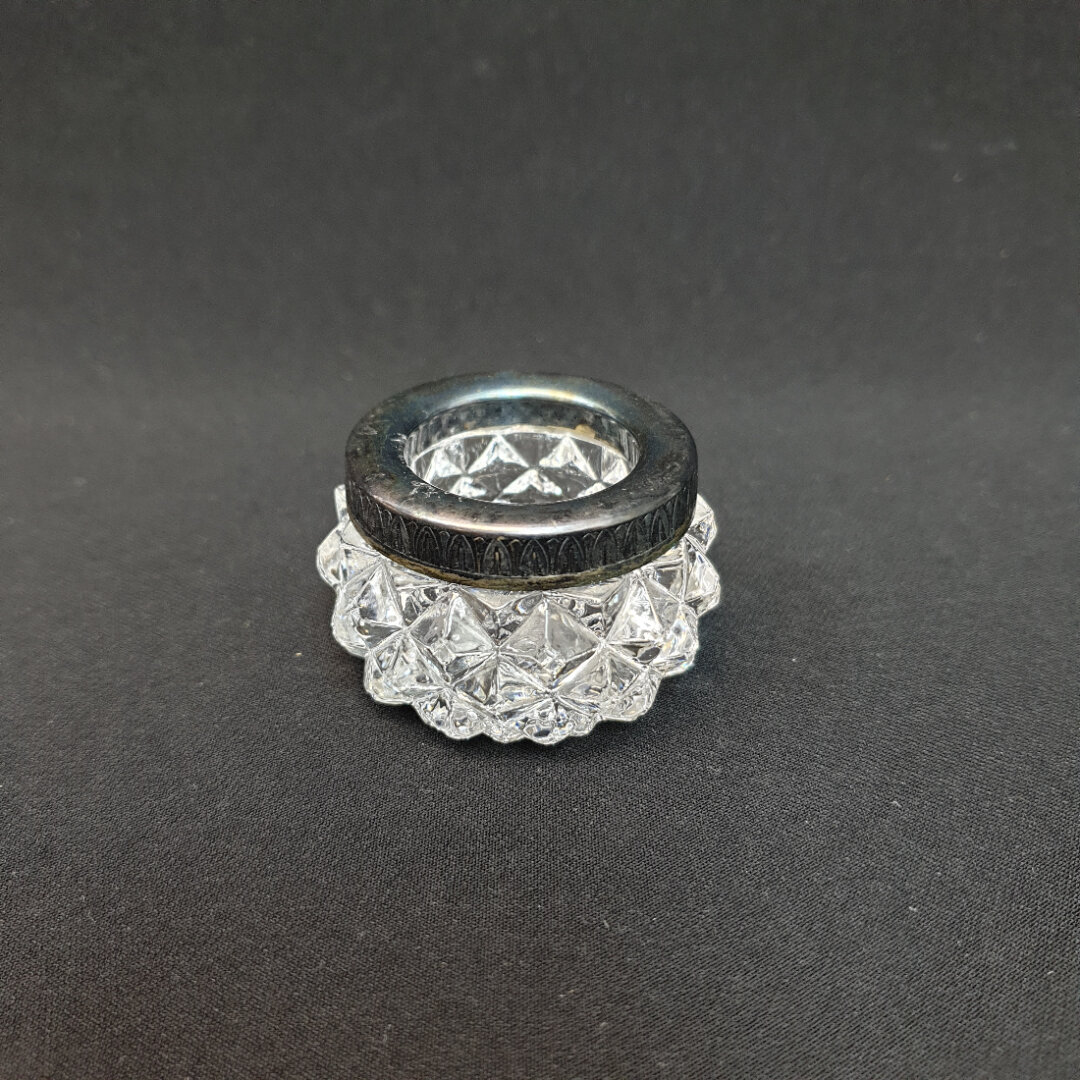 Винтажная хрустальная солонка с мельхиоровым ободом, СССР.