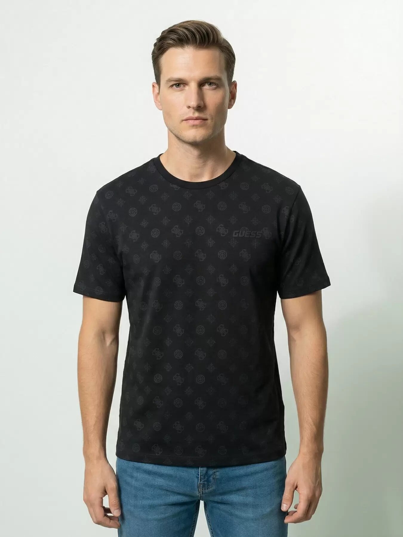 Футболка GUESS