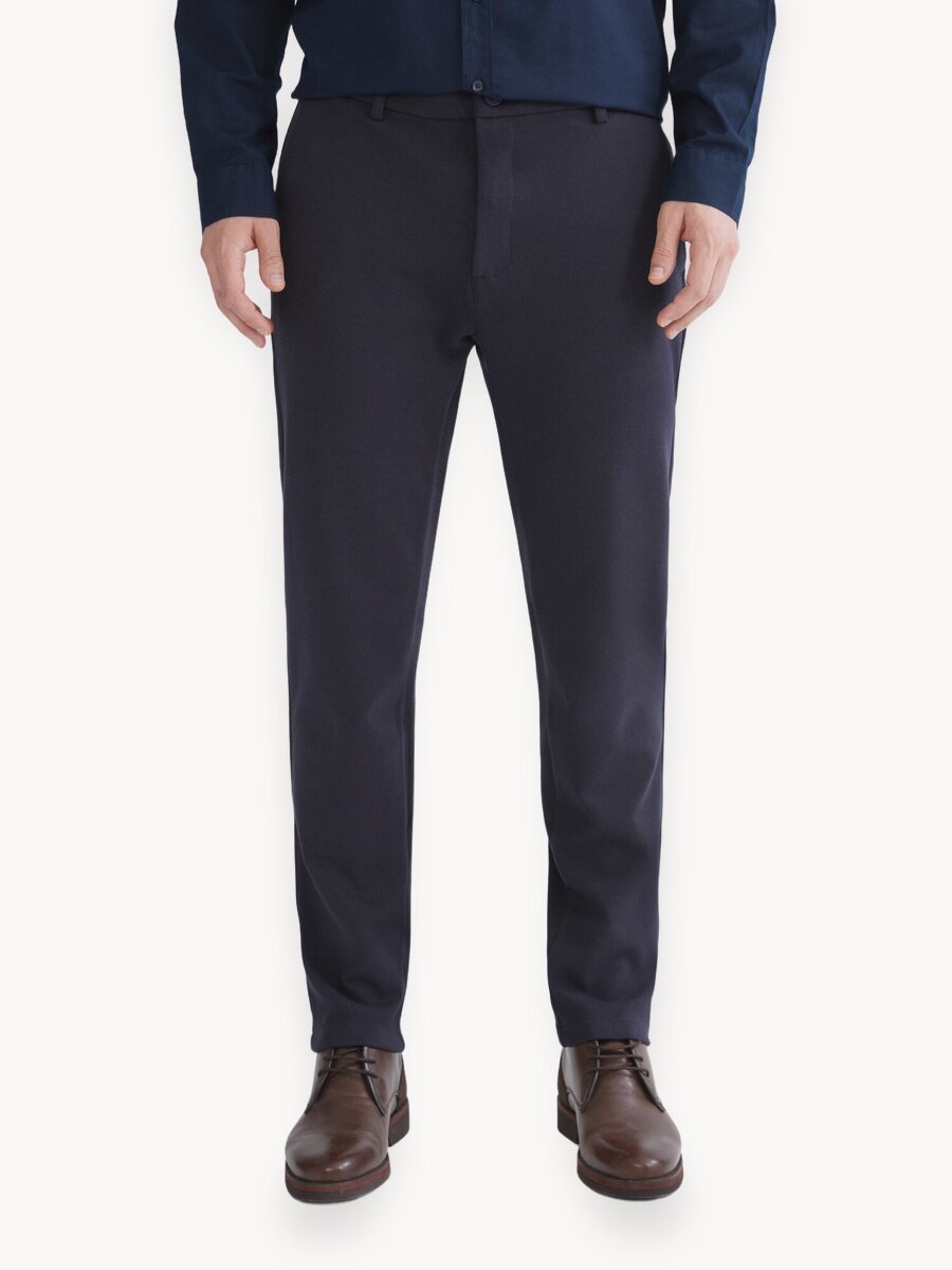 Брюки чинос