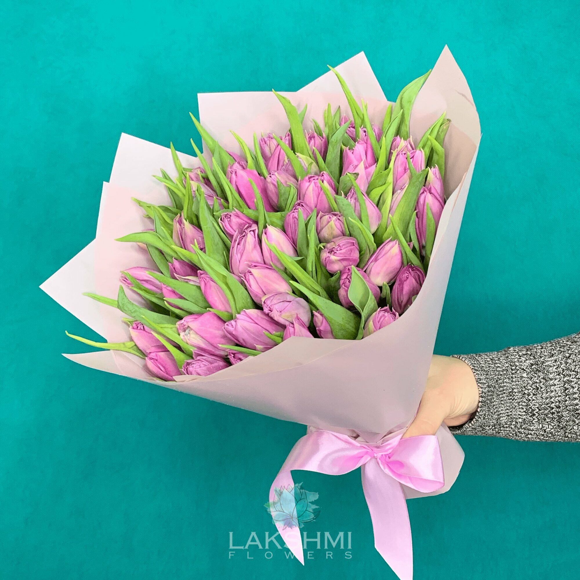 51 тюльпан / Букет из 51 сиреневого пионовидного тюльпана сорта «Double Price»