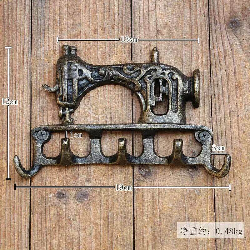 Магазин одежды, украшение стены, крючок для одежды, шляпы, предметы интерьера, двора, сада, на открытом воздухе