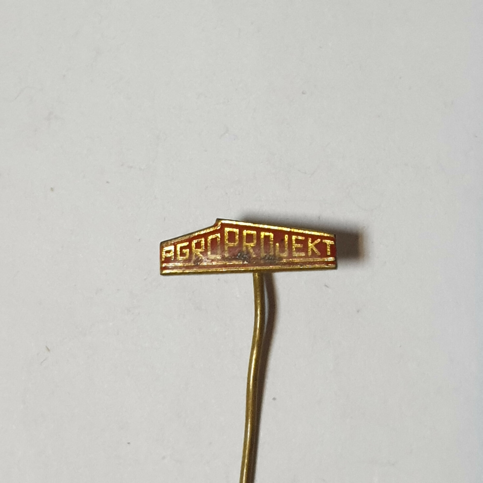 Значок СССР с надписью Agroprojekt, эмблема. Редкий экземпляр периода Союза. Советский, винтажный.