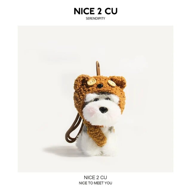 Стильный и очаровательный плюшевый брелок в виде шнауцера для сумки — мягкая игрушка-подвеска для рюкзака, которая украсит ваш кошелек, а также станет отличным подарком для вашего лучшего друга.